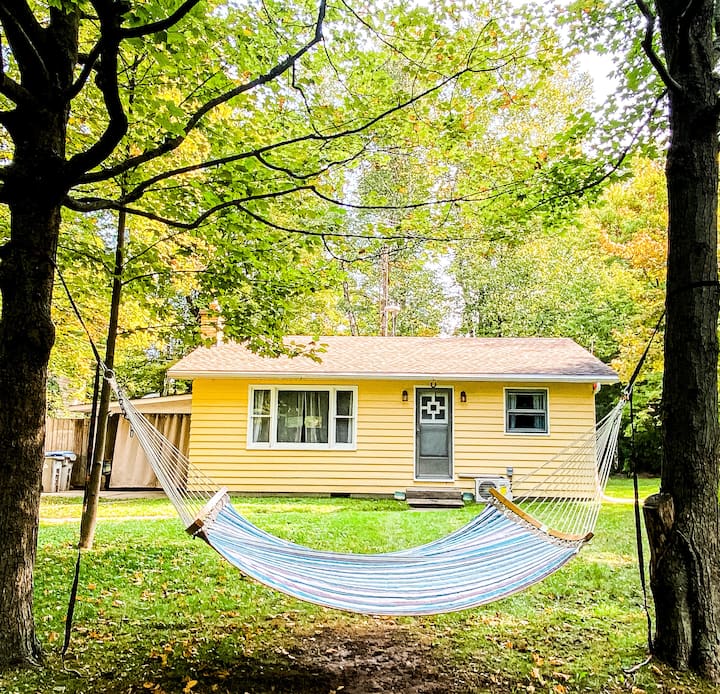 Private Cottage Short Walk From Ipperwash Beach! - Port Franks