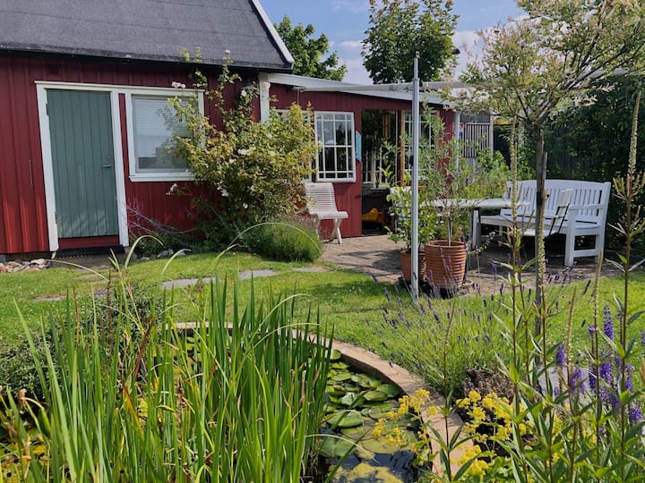 Gästrum Med Egen Ingång I Lugnt Villakvarter - Falkenberg