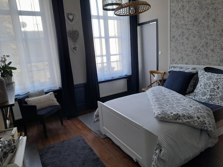 Bleu/skl Terre B&b Au Coeur De La Ville Fortifiée - Montreuil