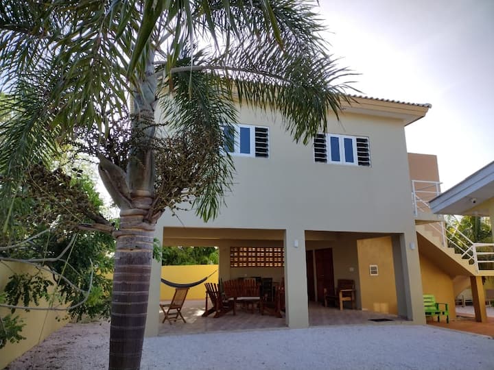 Broom Tree Apartment. - Curaçao