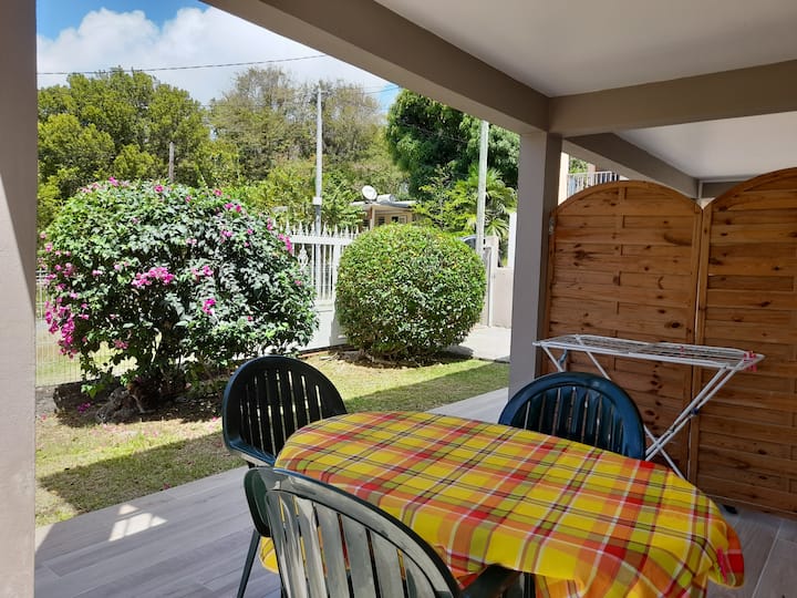 T2 : Les Hibiscus À 5mna Pied De La Plage - Martinique