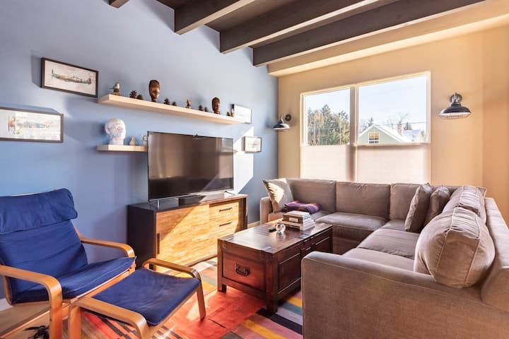 Embrace Urban Serenity In Our North Tabor Oasis! - Portland, OR