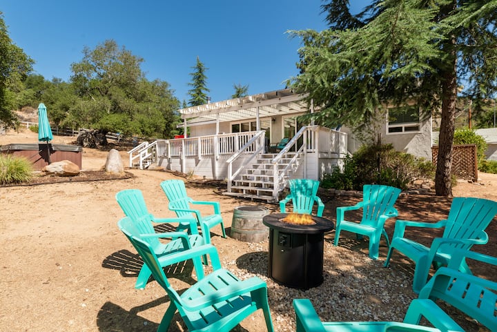 8 Acre Mountain Retreat W/ Hot Tub & Game Room - Poway, CA