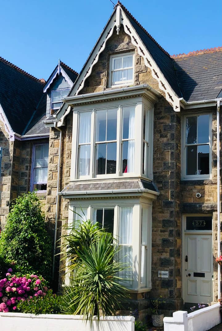 Beautiful  Family Home In Penzance - Penzance