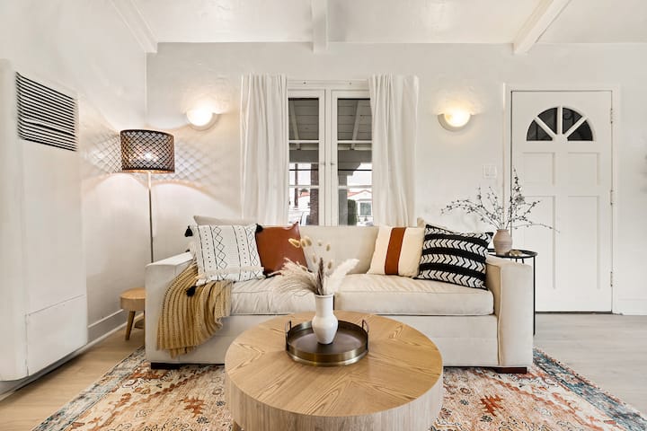 1920s Inglewood Near Lax • Sofi • Parking • W/d - Inglewood, CA