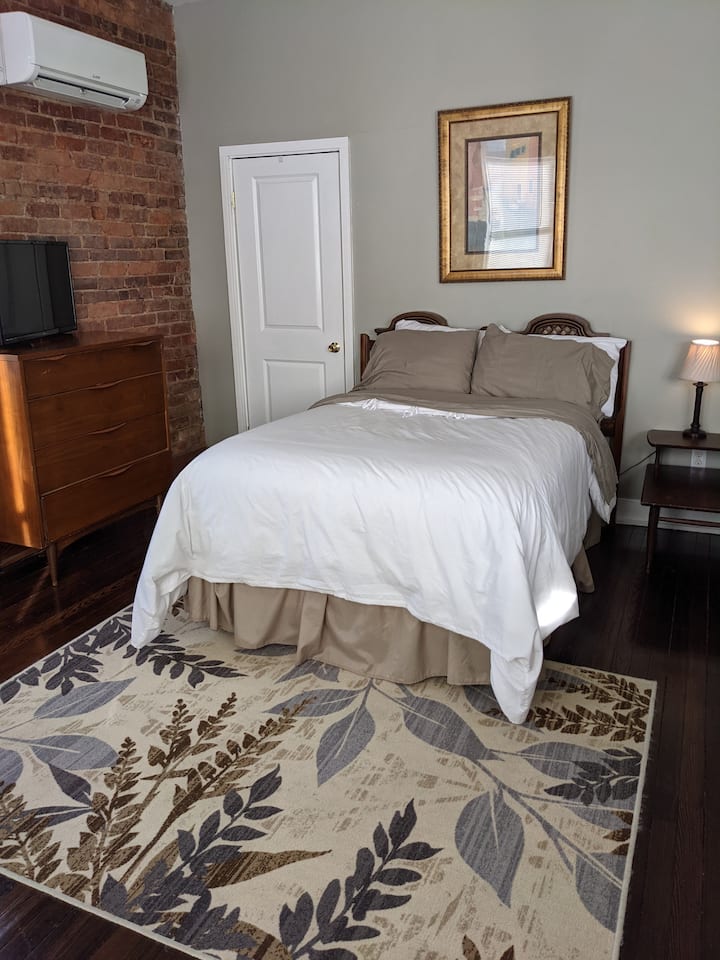 Urban Chic Extended Stay Studio 201 - Roanoke, VA