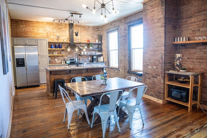Urban Industrial Loft In Uptown Butte - Butte, MT
