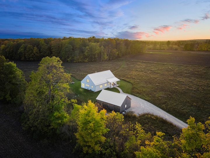 Modern Home/tranquil Setting -Fish Creek - Baileys Harbor, WI
