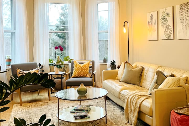 Bright Upper-level 3br Chicago • King • Walkable - Chicago, IL