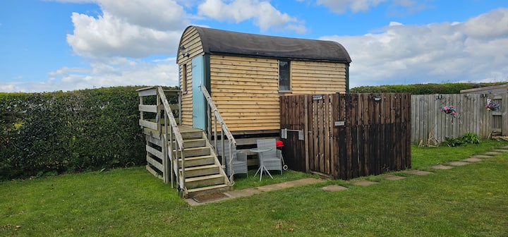 Shepherds Hut  Hot Tub  Horncastle Lincolnshire - Horncastle