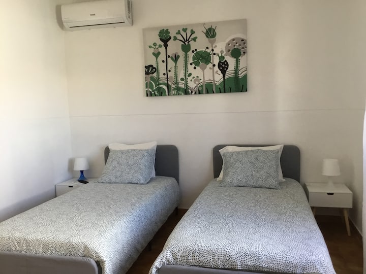 Suite Cascais 2 Camas Solteiro. - Cascais
