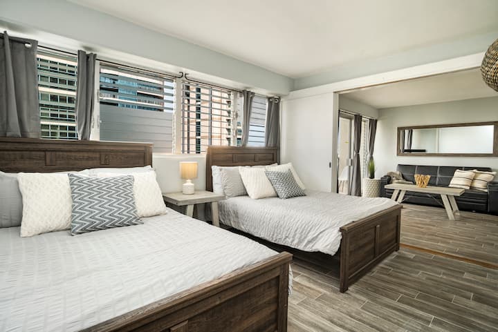 Free Parking, No Booking Fees, Beach Gear 2br - O‘ahu, HI