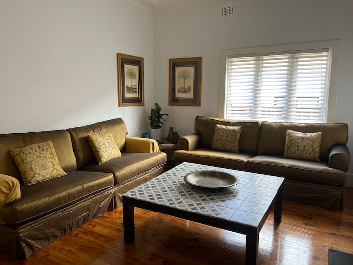 Cozy Homely 3-bedroom House In Tranquil Street. - ストラスフィールド