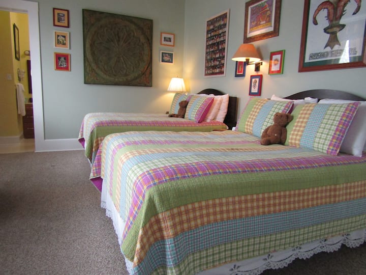 Spacious Room In The Historic Faubourg Marigny - New Orleans, LA