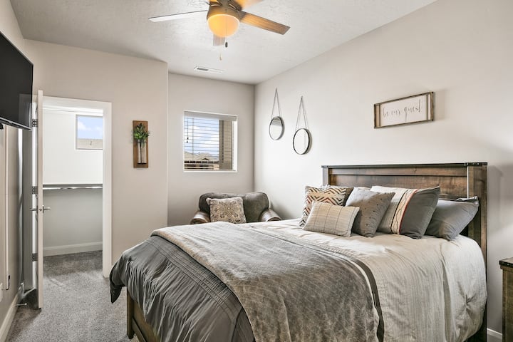 Zions Peak View | Pool + Spa | 12 Guests|bunk Room - Hurricane, UT