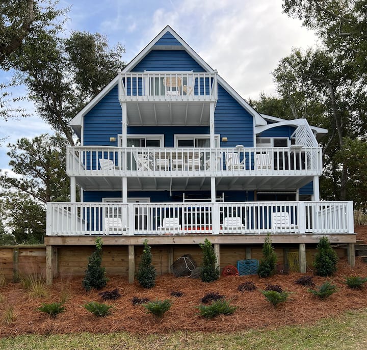 Pirate's Hide-a-way, Sound Front With Private Pier - Emerald Isle, NC