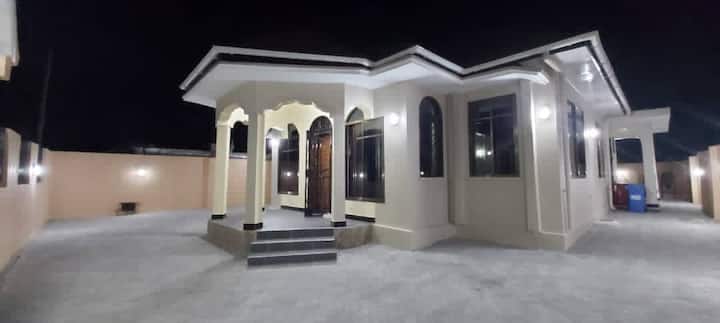 Big, Modern Family House Near City Center - Dar es Salaam