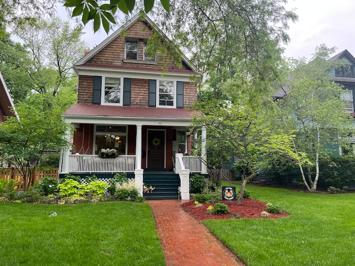 Green Getaway By The Lake - Evanston, IL