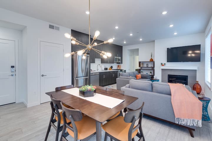 Entertainer #7–just Steps From The Max - Vancouver, WA