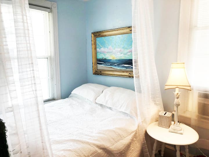 Room With Queen Bed- Detached Bath-walk 2 Beach - Ocean Grove, NJ