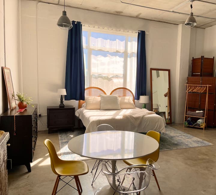 Wynwood Artist Loft W/ Free Garage Parking - Miami, FL