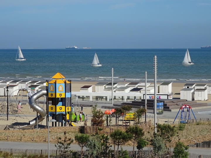 Les Pieds Au Front Mer - Calais