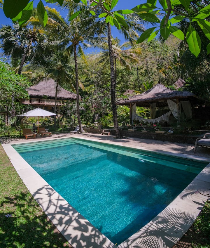 Amazing Private Villa With 3 Bedrooms And Pool - Seraya