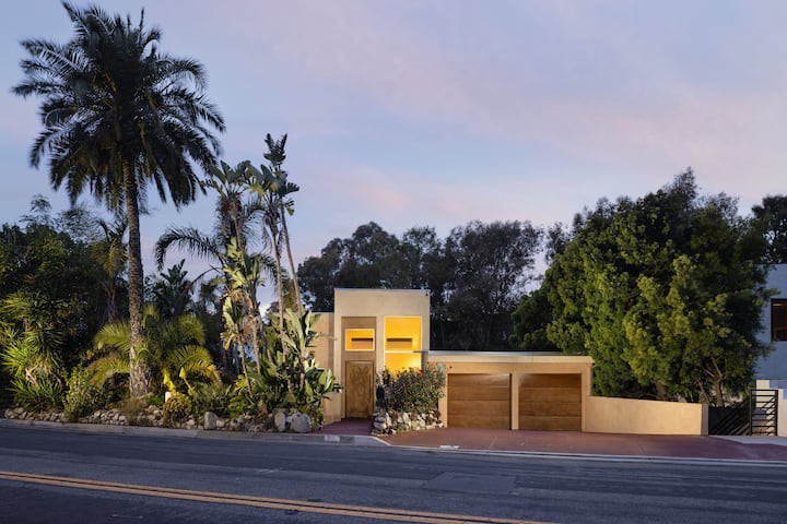 Ocean Views & Modern Luxury - Laguna Beach, CA