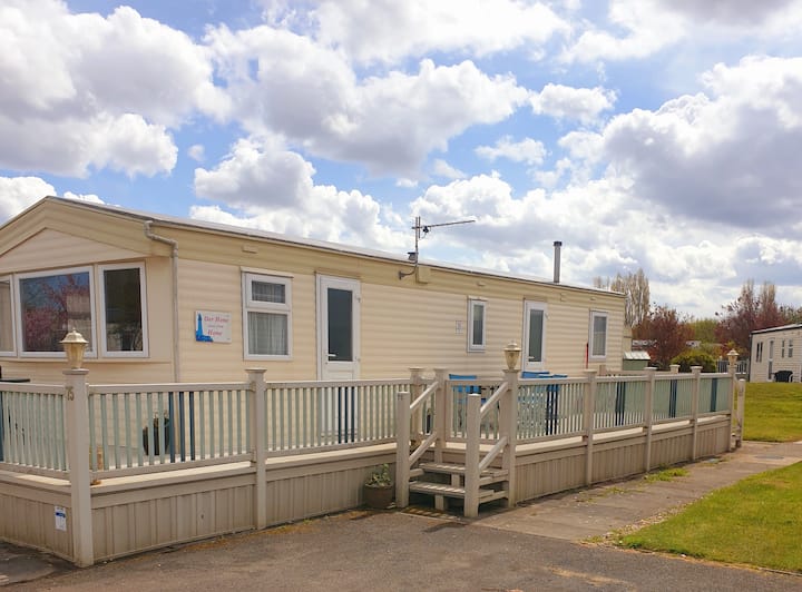 Cosy 8 Berth Holiday Home - Southview, Skegness - Skegness