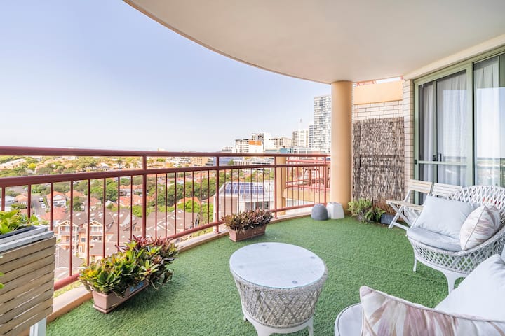 Room With Gorgeous View And Balcony In Lux Complex - 