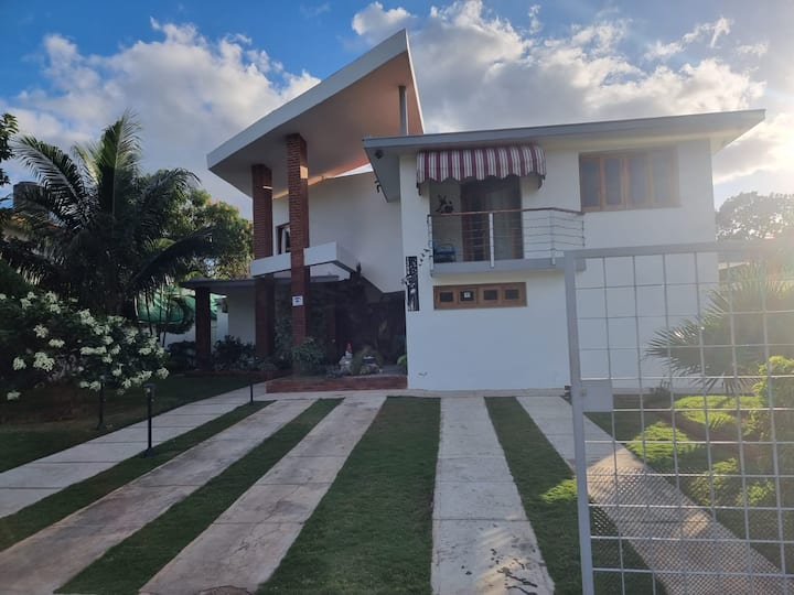 Dihabana, Un Cubanísimo Hogar. - Havana