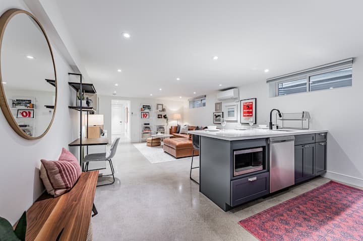 Cabbagetown Guest Suite ⭐️ Cleanings Included! ⭐️ - 多倫多