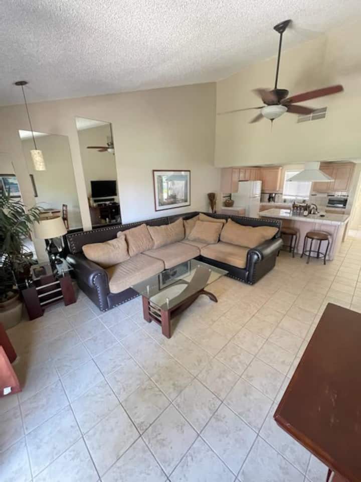 Resort 1 Bedroom Golf/tennis/pool Condo - Palm Desert, CA