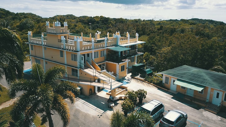 Los Castillos Melendez Ed. 1, Sleeps 26 - Rincón