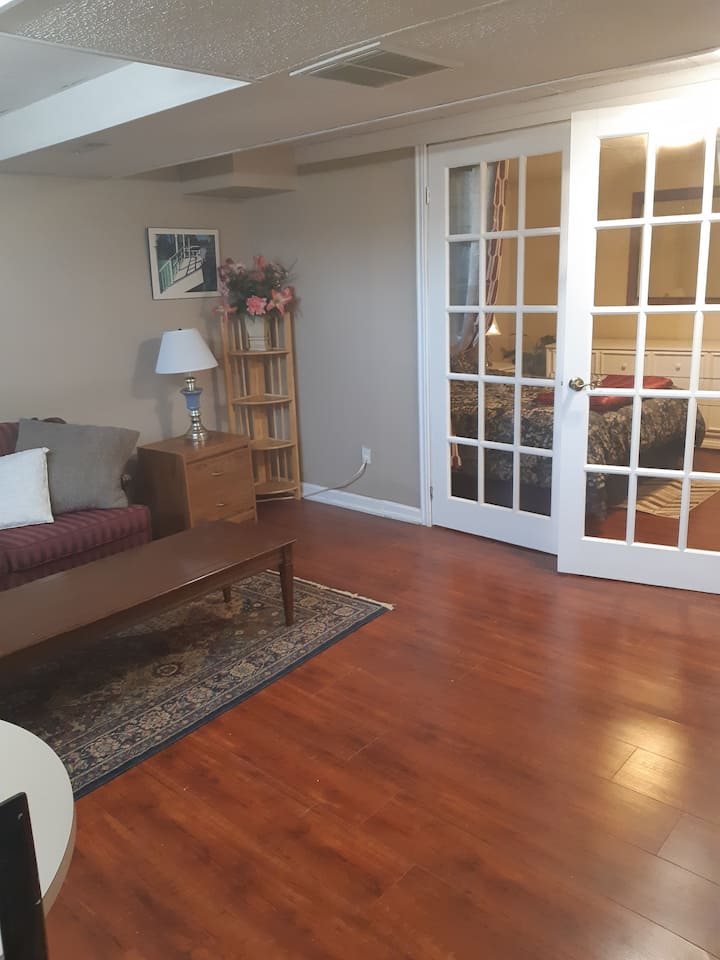 Live In Beautiful Port Credit - Mississauga