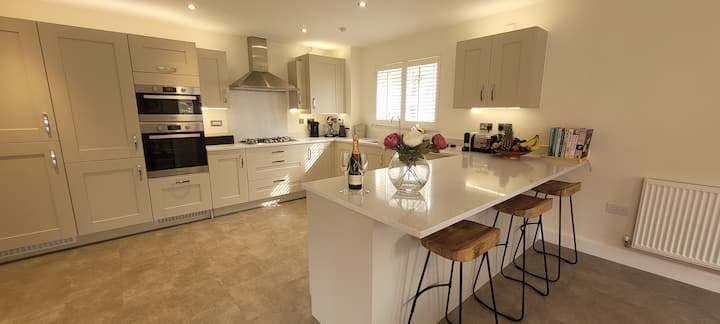 Field View, Hook Norton - Banbury