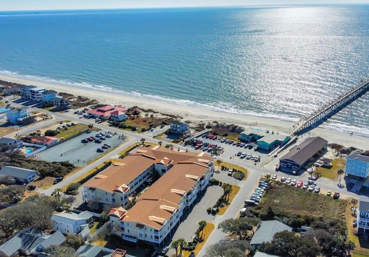 La Vie En Sea - Luxe 2nd Row Condo With A Pool! - Oak Island, NC
