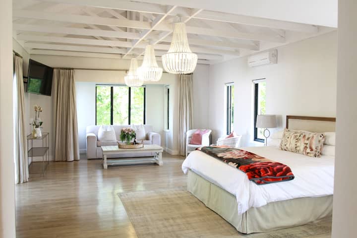 Deluxe Family Suite - Hilton