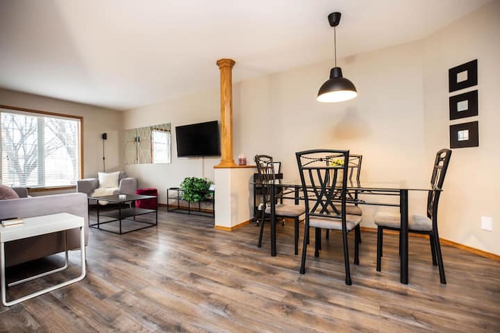 South Osborne Station West - Family-friendly Haven - Winnipeg