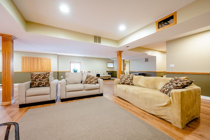 Cozy And Affordable Basement Suite - Arlington Heights, IL
