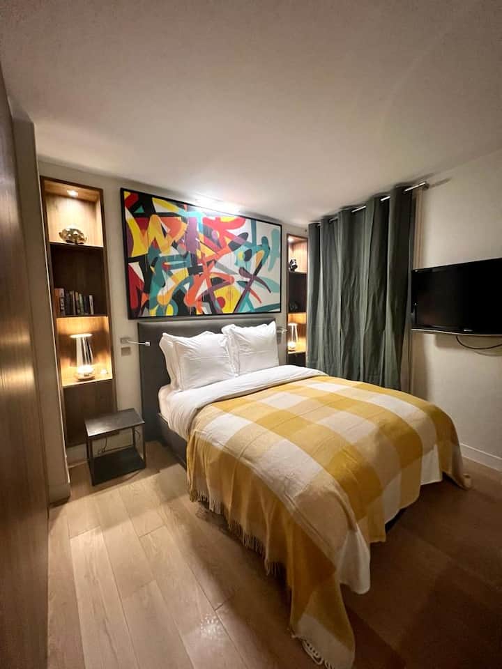 Marais Rue Des Archives Refait à Neuf - París