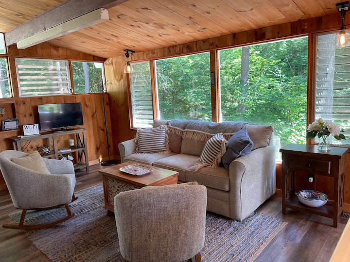 Meredith Streamside Cottage Next To Beach - Lake Winnipesaukee, NH