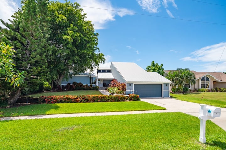 Beachy Marco Retreat! - Marco Island, FL
