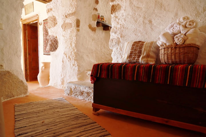 Rustic House Close To Firopotamos - Milos
