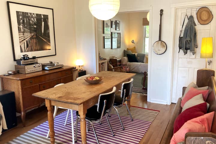 Spacious, Home-from-home 1-bed With Garden - Toronto