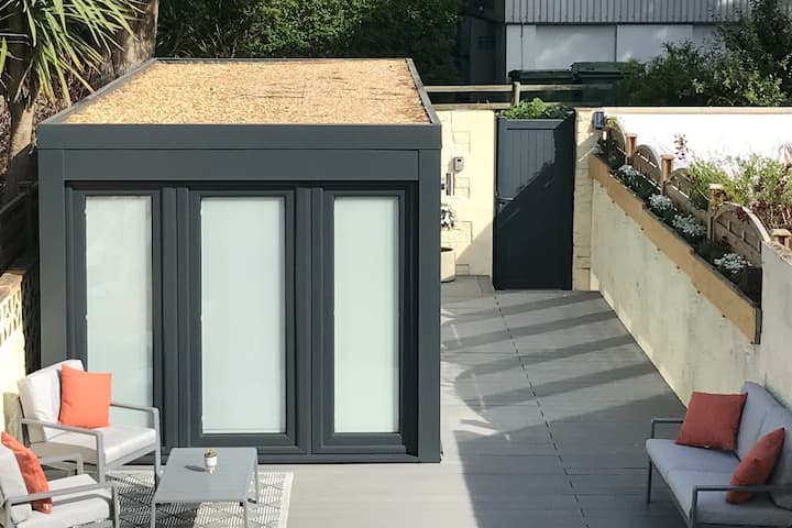 Garden Studio With Outdoor Seating Area - Jersey