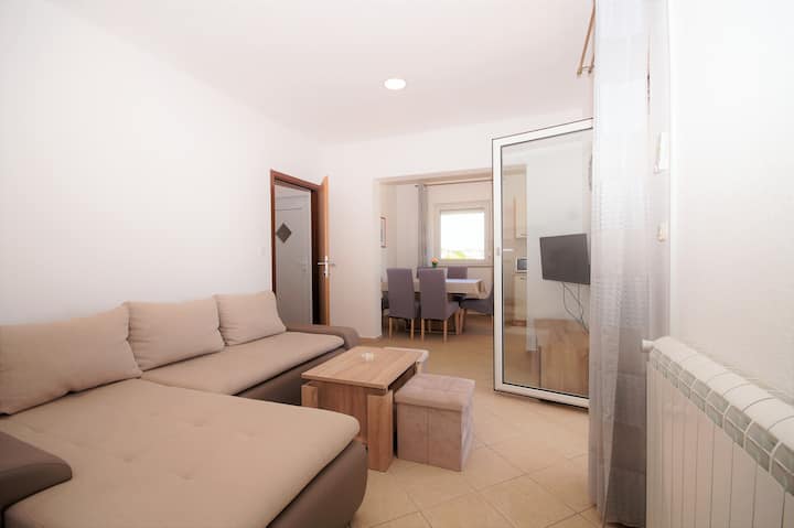 Apartment Maja In Great Location, Family Friendly - Pula