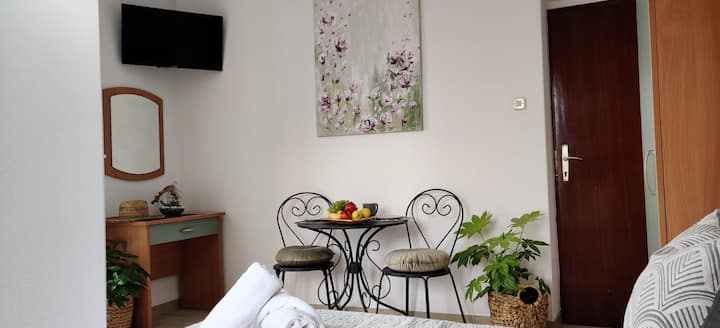 Studio Apartment Two Balconies - Sea View - 마카르스카