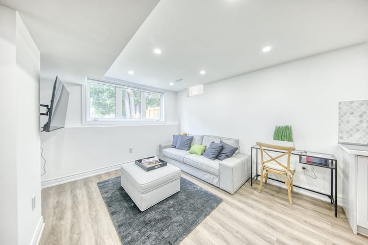 Beautiful New 2-bedroom (30 Day+ Bookings Only ) - マーカム