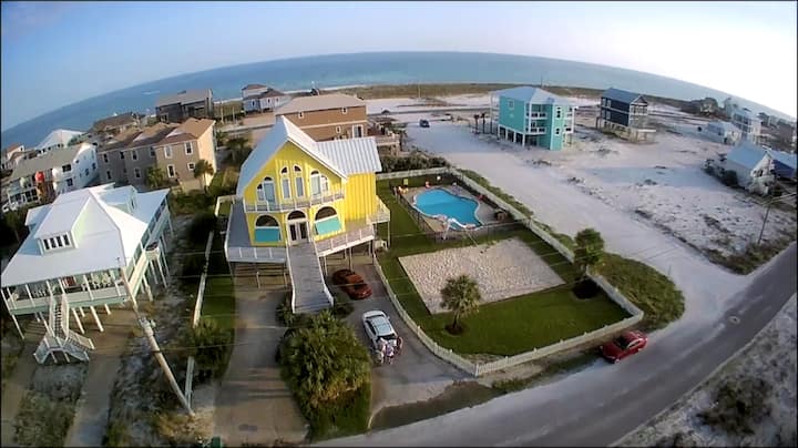 "Big House" ~The Jewel Of Navarre Beach ~Sleeps 16 - Navarre, FL